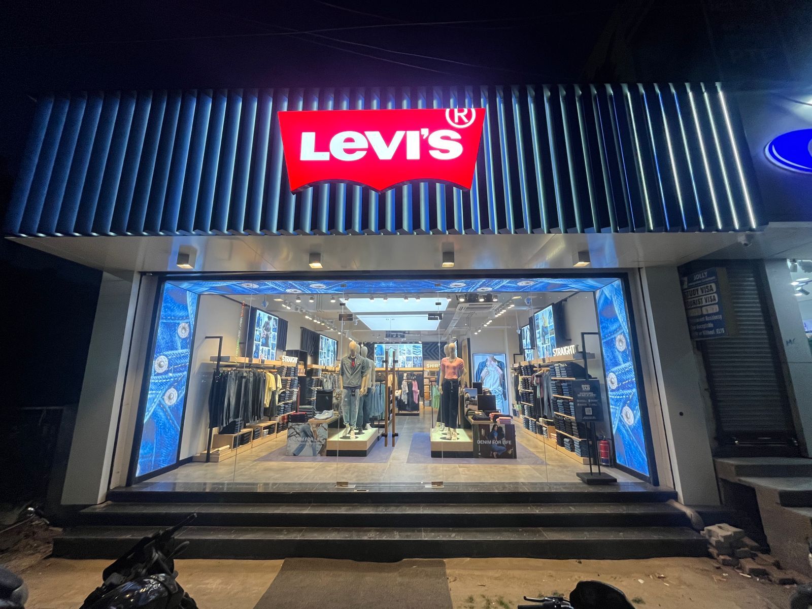 Levi s near Shipra Mall Indirapuram Ghaziabad Page 3
