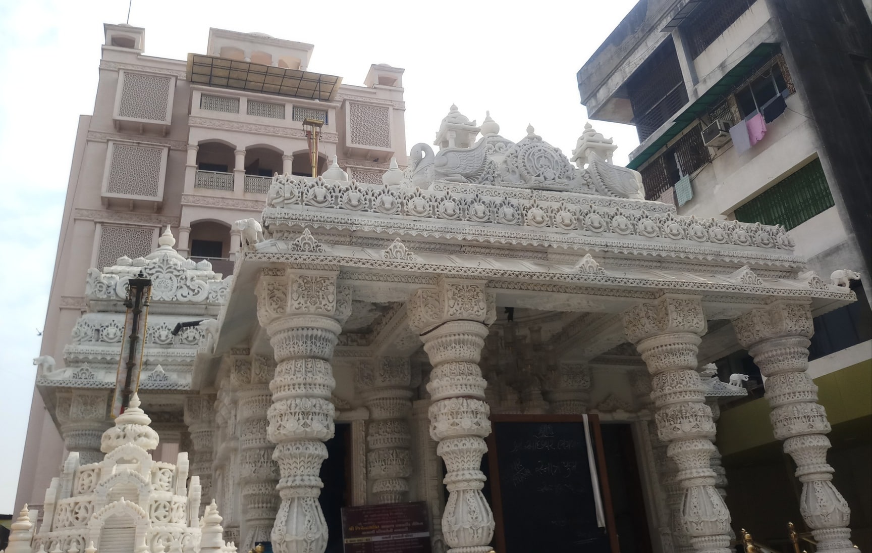 Shanti Kanak Jain Sangh in Nanpura,Surat - Best Jain Temples near me in ...