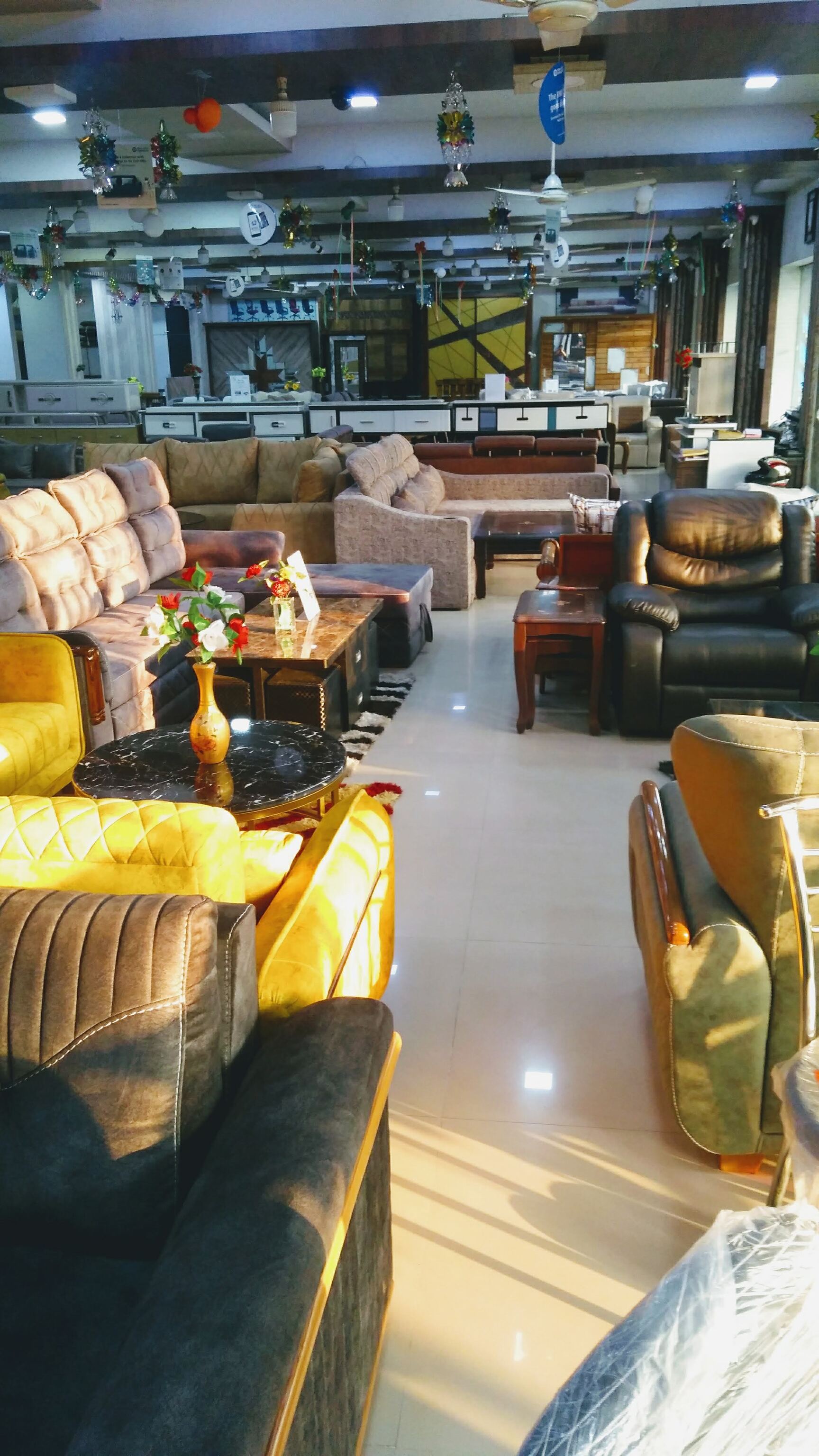 Wood plaza mira road store